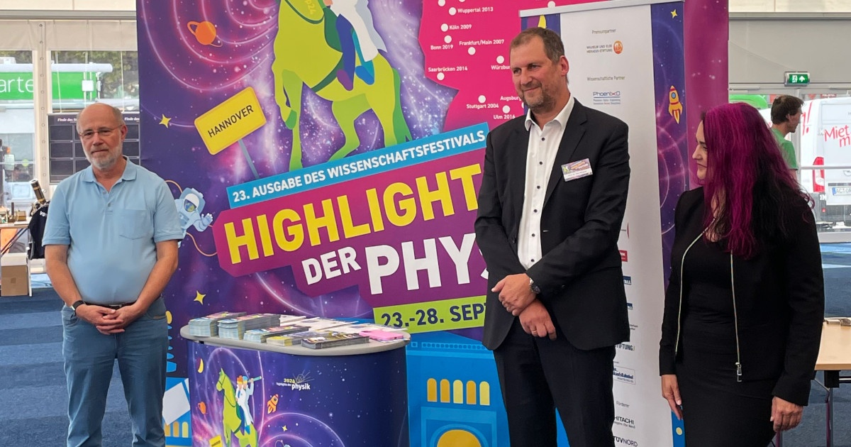 Aus dem Bahnhof in die Ausstellung • pro-physik.de - Das Physikportal