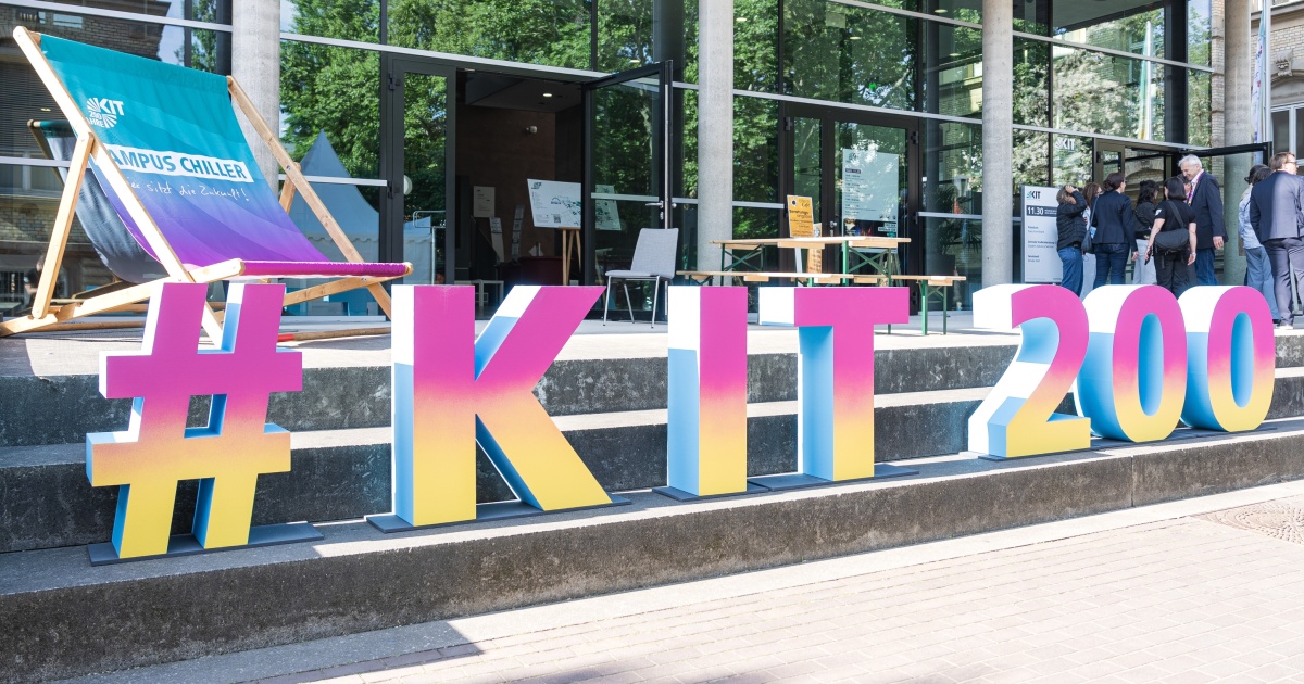 Geschichte(n) des KIT • pro-physik.de - Das Physikportal