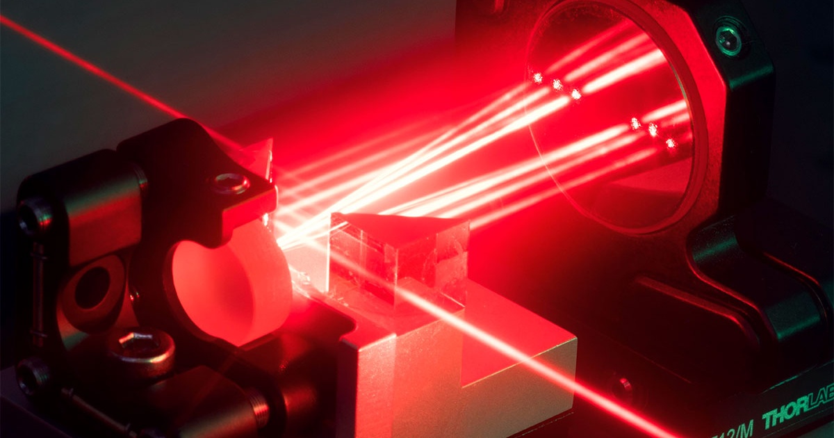 Neues Multipass-Verfahren macht Kurzpulslaser effizienter • pro-physik.de - Das Physikportal