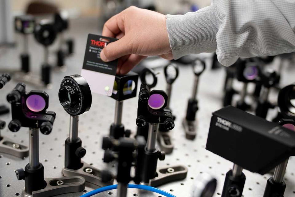 Nanopartikel effizienter per Laser erzeugen • pro-physik.de - Das ...